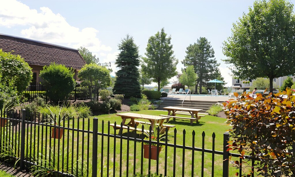 The Glen at Sugar Hill Apartments in Brunswick, NY ...