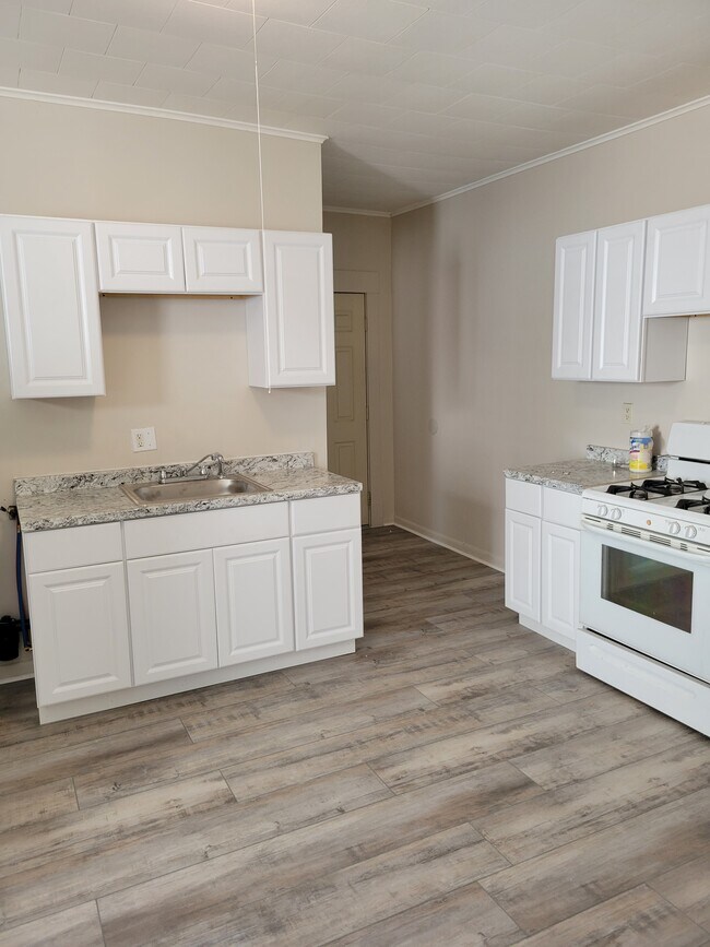 57 Hill St | Rentals in West Springfield, MA