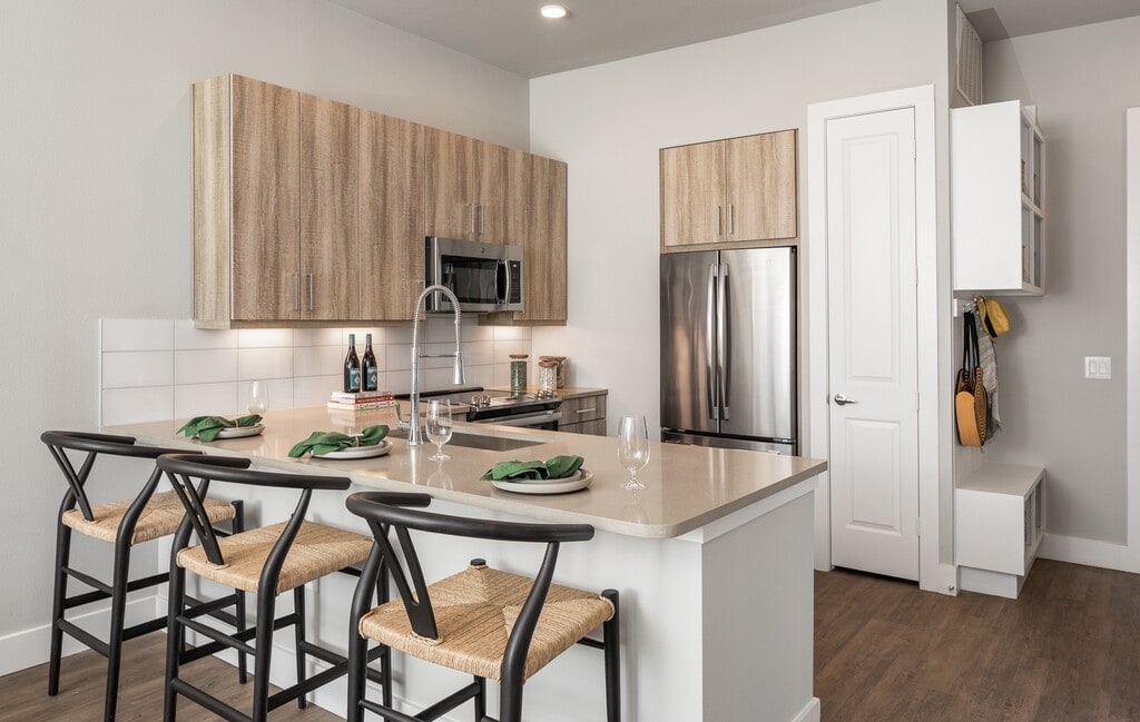 Timbergrove Station Apartments in Houston, TX | ApartmentHomeLiving.com