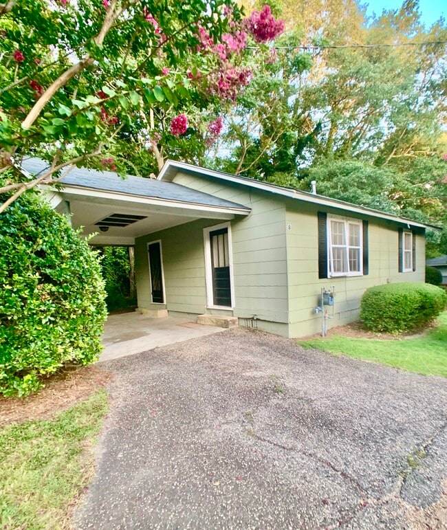 8 Ross Cir | Rentals in Auburn, AL