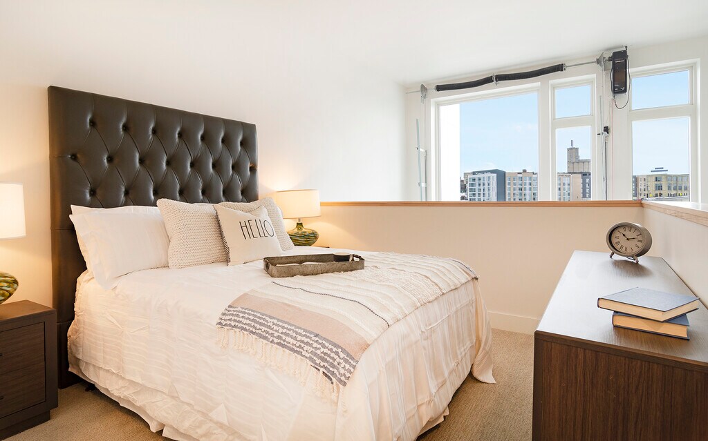 550 Ultra Lofts Apartments in Milwaukee, WI | ApartmentHomeLiving.com