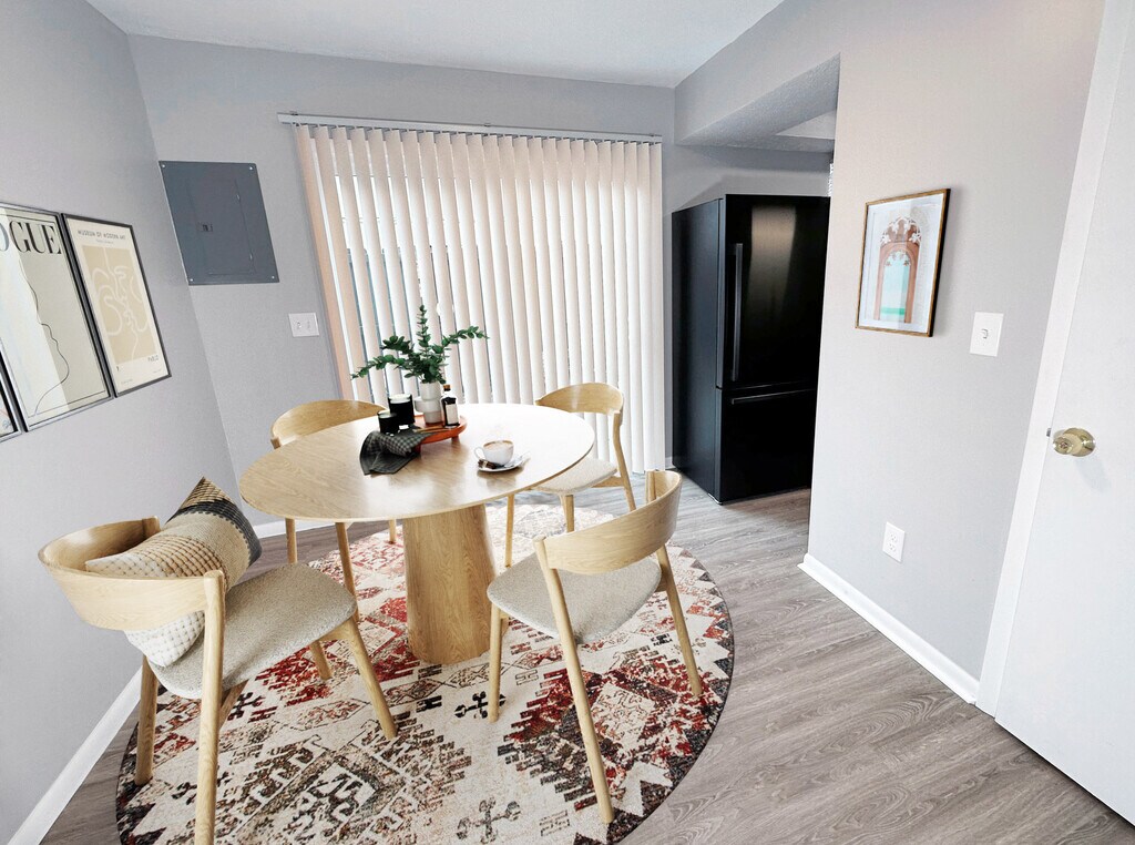 Cornerstone Crossing Apartments in Columbus, OH | ApartmentHomeLiving.com