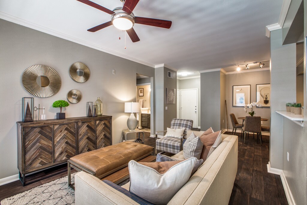 The Emile | Houston, TX Apartments