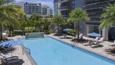 Blu27 at Edgewater Apartments in Miami, FL | ApartmentHomeLiving.com