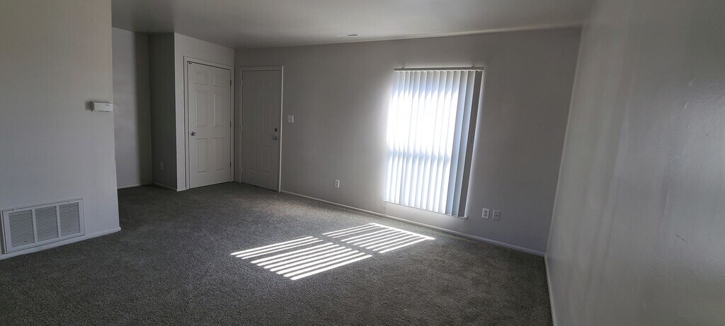 River Pointe Townhomes | Fort Wayne, IN Apartments