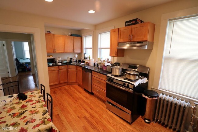 8 Lexington Terrace-Unit -Apt 3R | Rentals in Waltham, MA