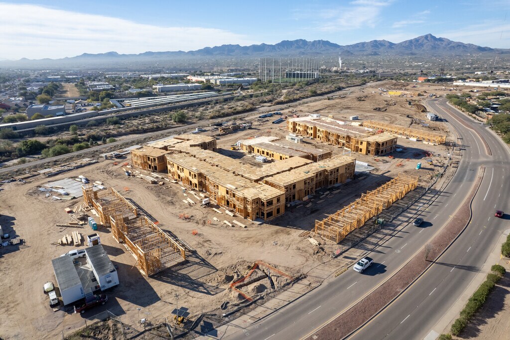 The Alexander Apartments in Tucson, AZ | ApartmentHomeLiving.com