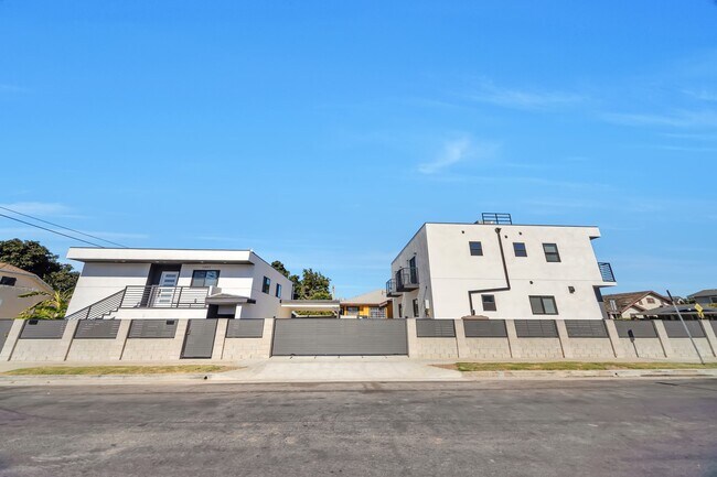 4239 Halldale Ave | Rentals in Los Angeles, CA