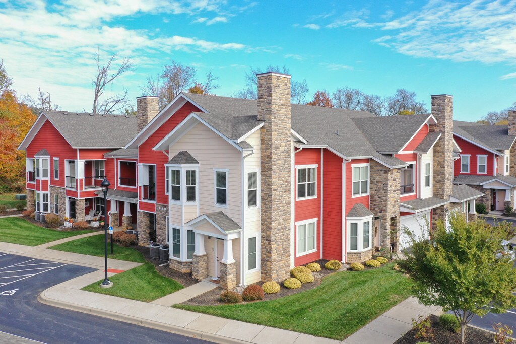 Hurstbourne Estates Apartments in Louisville, KY | ApartmentHomeLiving.com