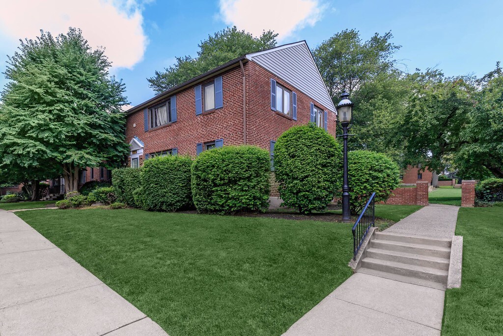 Drexelbrook Apartments | Drexel Hill, PA Apartments