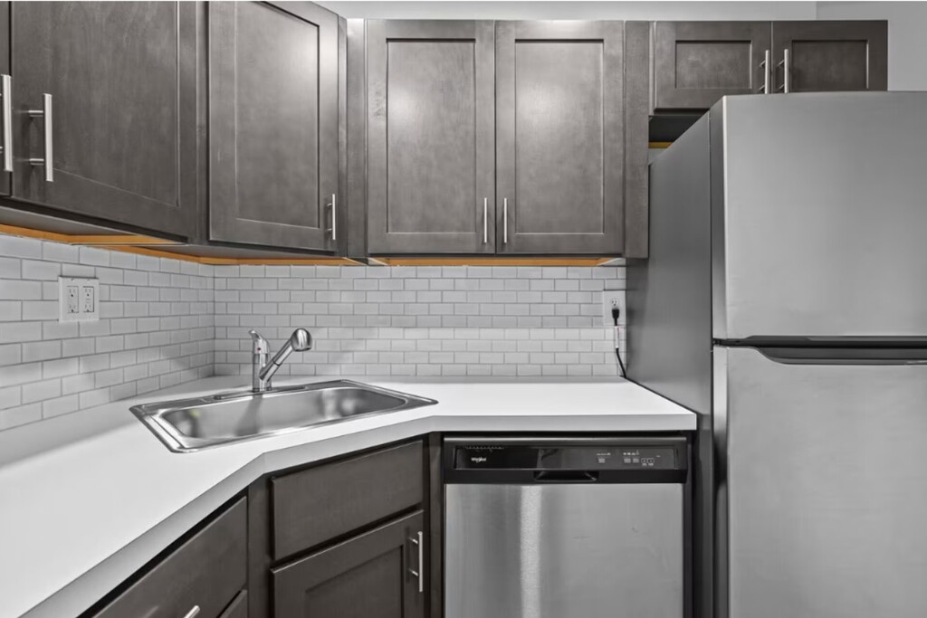 Spring Manor Apartments in Lancaster, PA | ApartmentHomeLiving.com