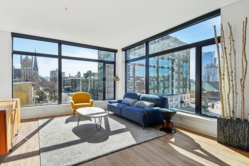 Nova Apartments in Milwaukee, WI | ApartmentHomeLiving.com