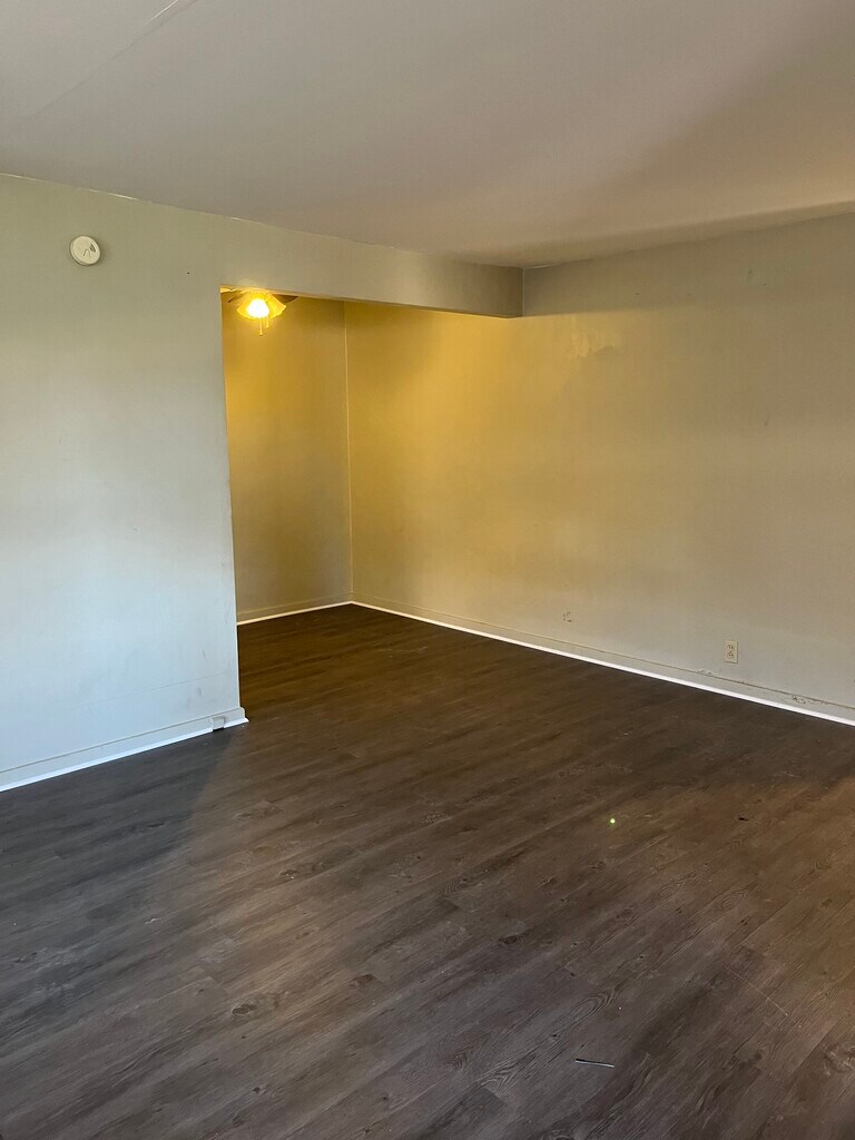 Parchment Manor Apartments in Parchment, MI | ApartmentHomeLiving.com