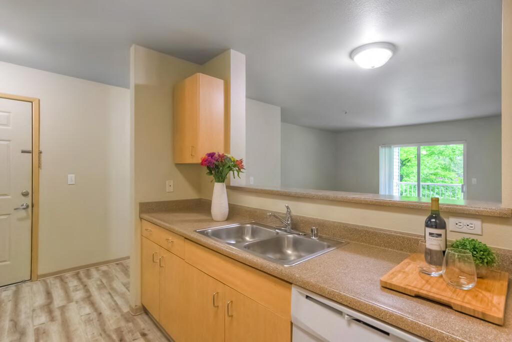 Mill Pointe | Everett, WA Apartments For Rent