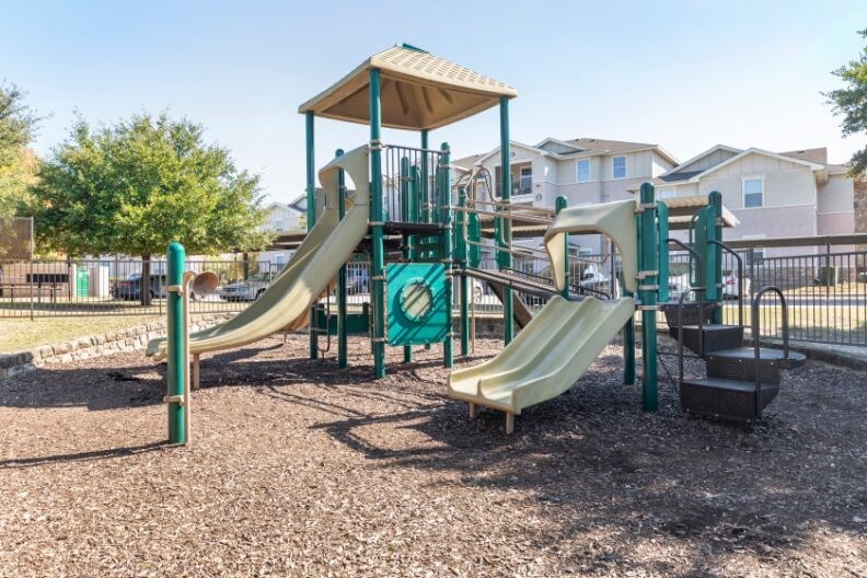 Landings at Bluff Ridge Apartments | Dallas, TX Apartments