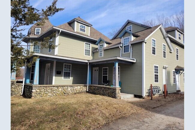 20 Main St | Rentals in Moosup, CT