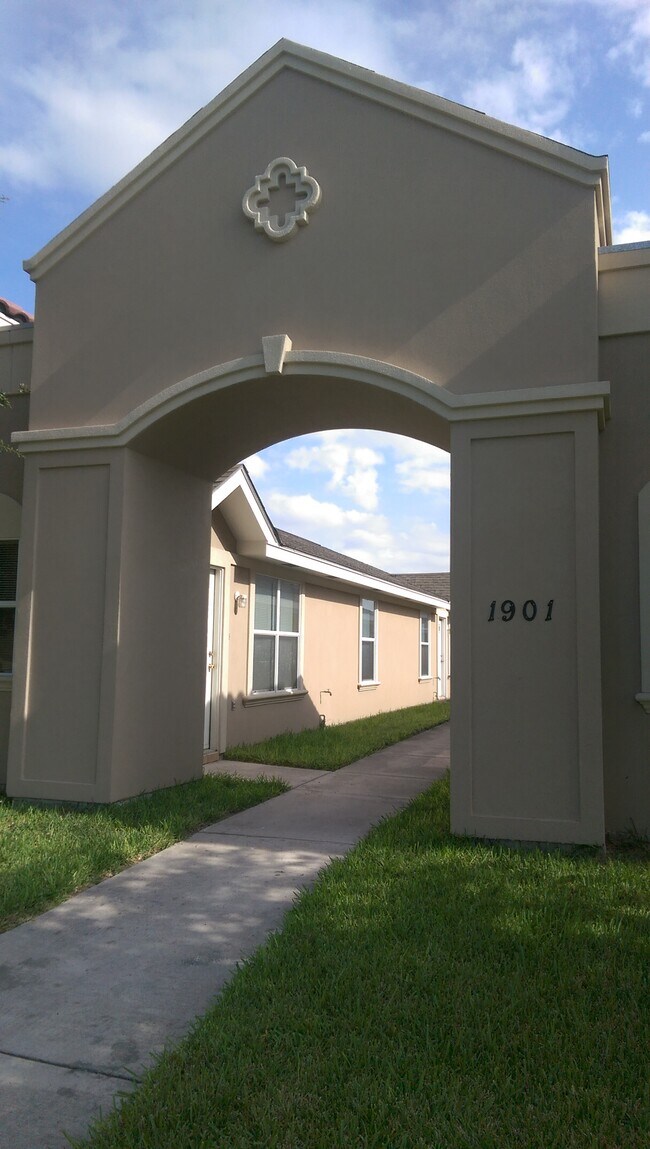 1901 Douglas | Rentals in Pharr, TX