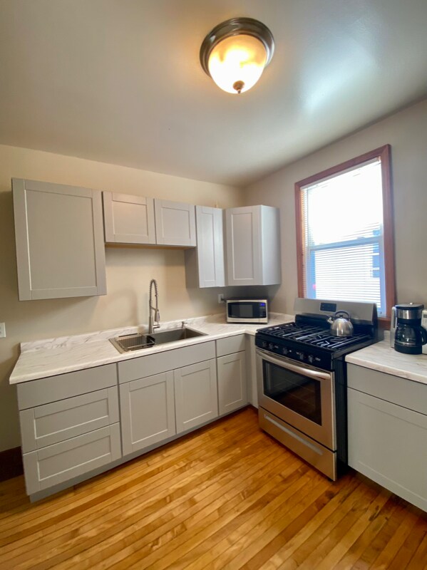 2471 N Fratney St, Unit B | Rentals in Milwaukee, WI