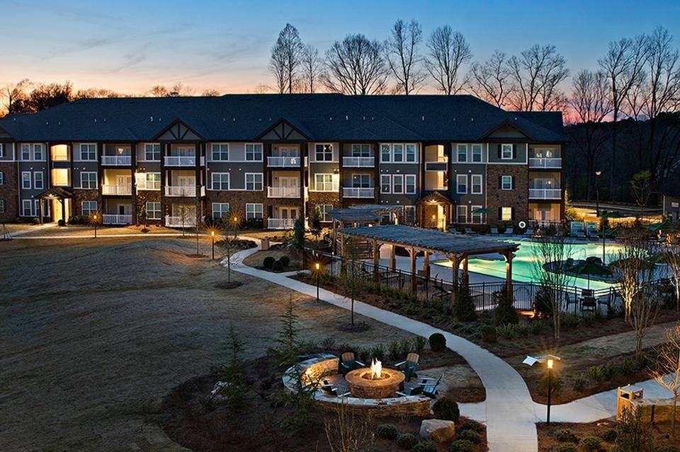The Falls At Forsyth Apartments