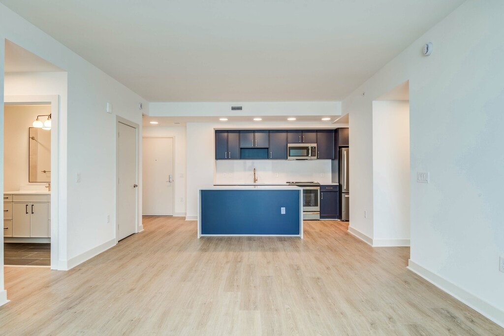 The Commodore Apartments in Arlington, VA | ApartmentHomeLiving.com