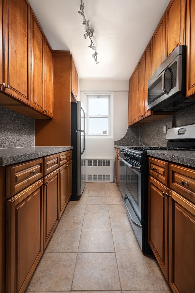 Shorecrest Towers | Brooklyn, NY Apartments