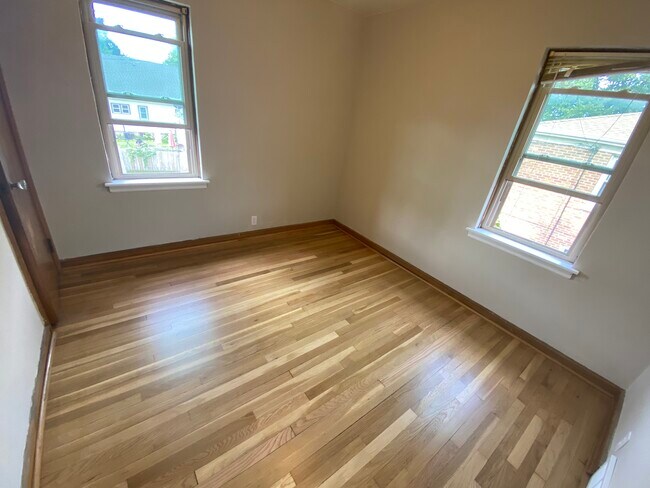 6631 W Center St | Rentals in Wauwatosa, WI