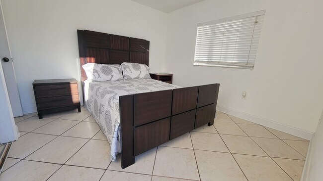 9501 SW 16th St | Rentals in Miami, FL
