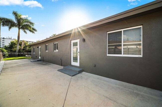 1250 NE 110th St, Unit 1 | Rentals in Miami, FL