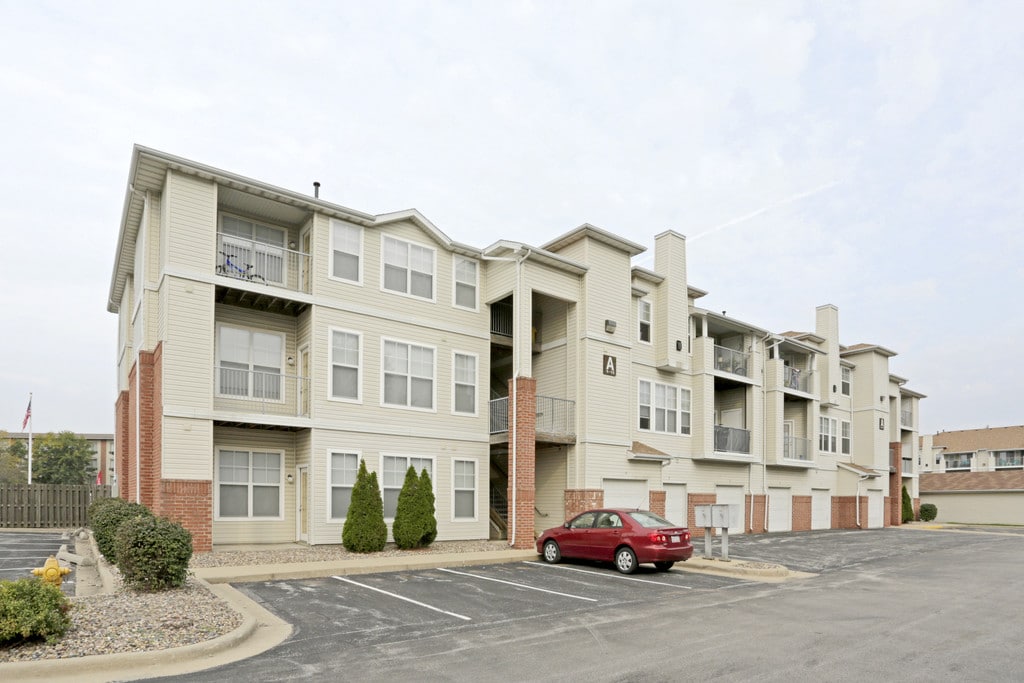 Brickyard Apartments | Bloomington, IL Apartments