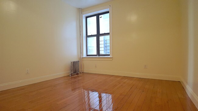 4996 Broadway | Rentals in New York, NY
