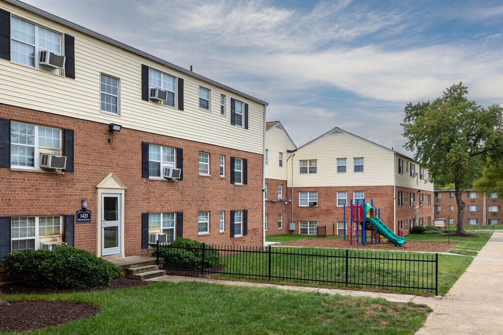 Addison Chapel Apartments in Capitol Heights, MD | ApartmentHomeLiving.com