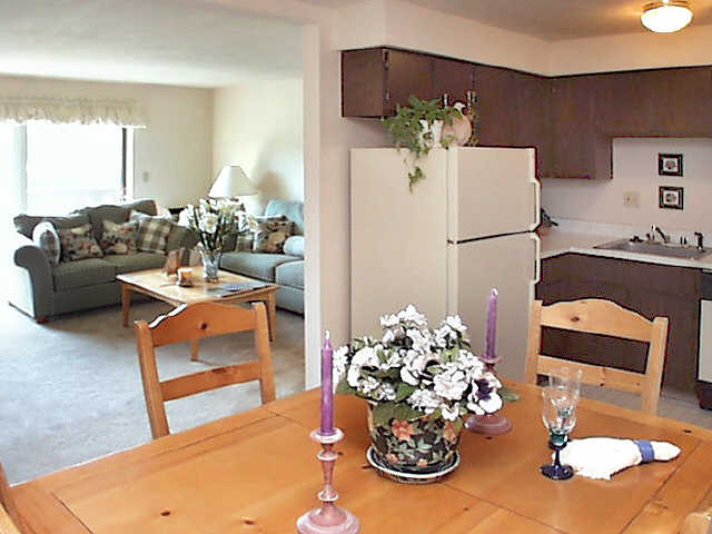 Pebblebrook Apartments in New Britain, CT | ApartmentHomeLiving.com