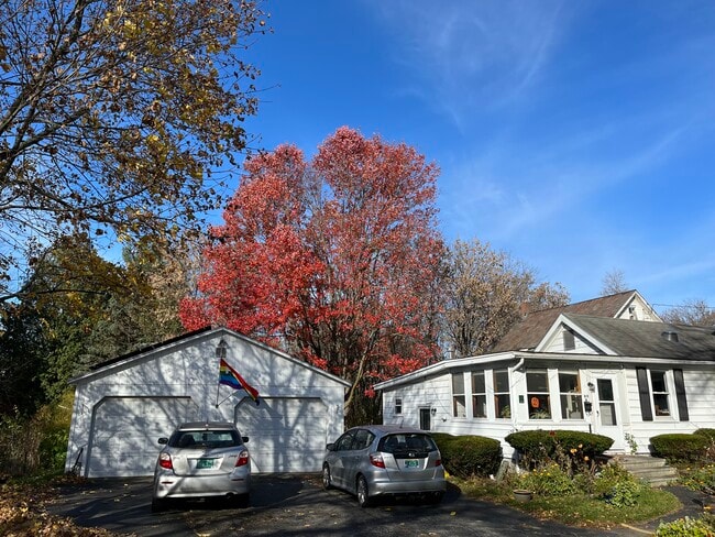 49 Grove St | Rentals in Burlington, VT