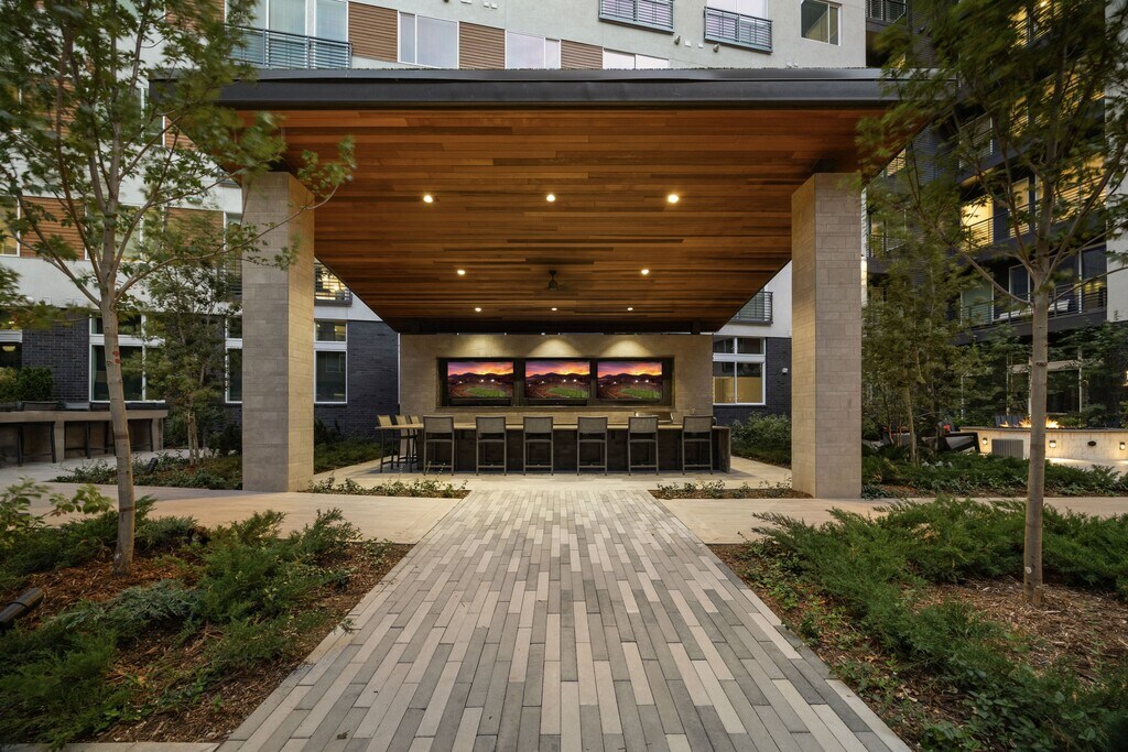 Hanover RiNo Apartments in Denver, CO | ApartmentHomeLiving.com