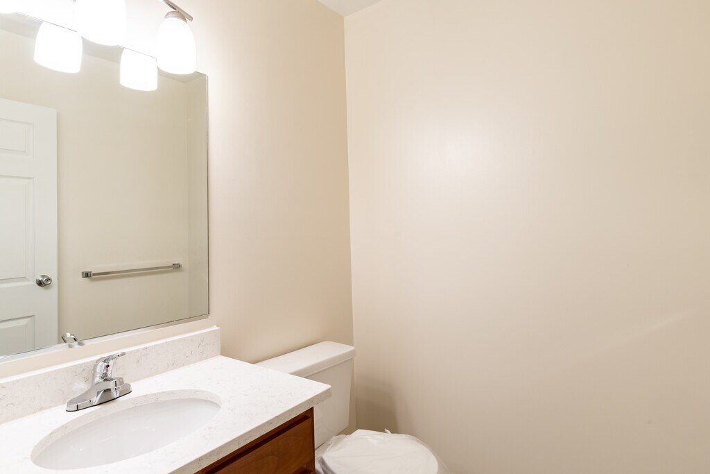 River Place Apartments in Detroit, MI | ApartmentHomeLiving.com