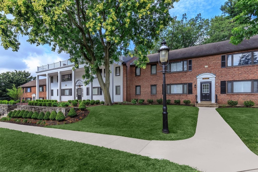 Drexelbrook Apartments in Drexel Hill, PA | ApartmentHomeLiving.com