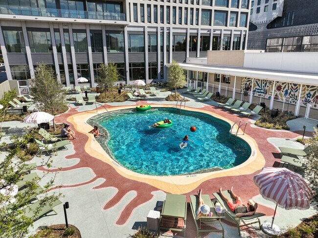 Dallas Urby Apartments in Dallas, TX | ApartmentHomeLiving.com