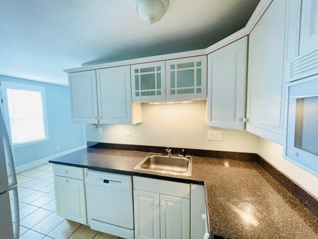 141 Alder St | Rentals in Waltham, MA