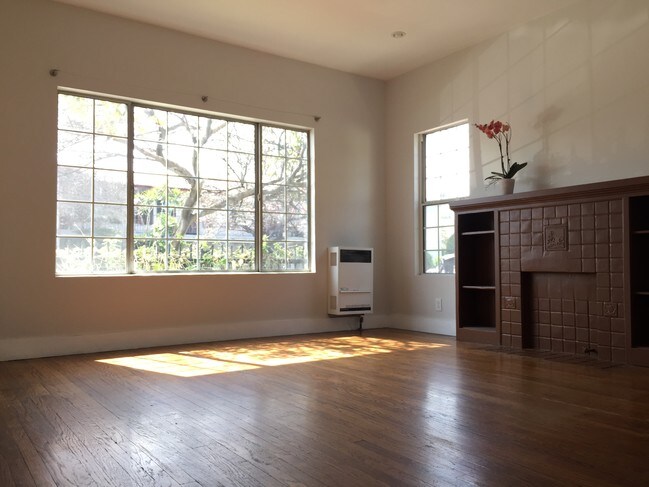 5967 Fountain Ave | Rentals in Los Angeles, CA