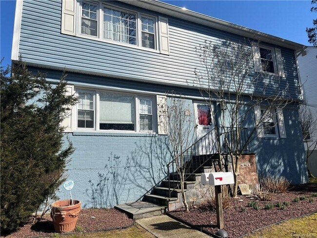 5 Garrett Ave, Unit 2nd Floor | Rentals in Tuckahoe, NY