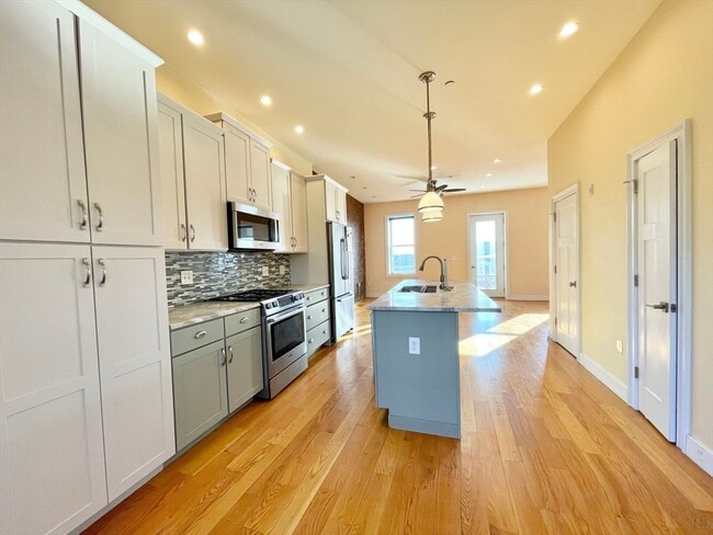 40 Thomas Park | Rentals in Boston, MA