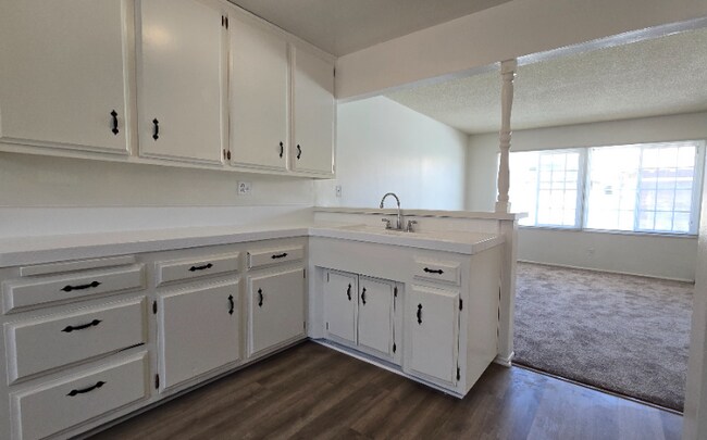 12637 Kalnor Ave en Norwalk, CA | ApartmentHomeLiving.com