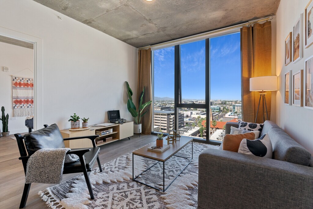 X Phoenix Apartments in Phoenix, AZ | ApartmentHomeLiving.com