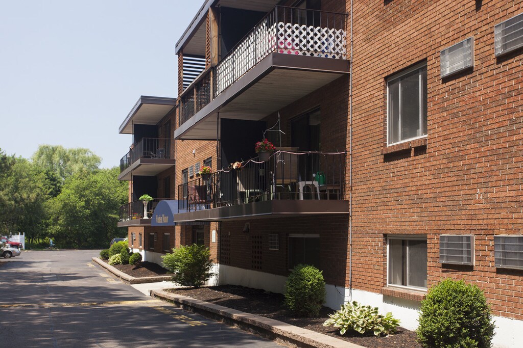 Warden Place | Saugus, MA Apartments