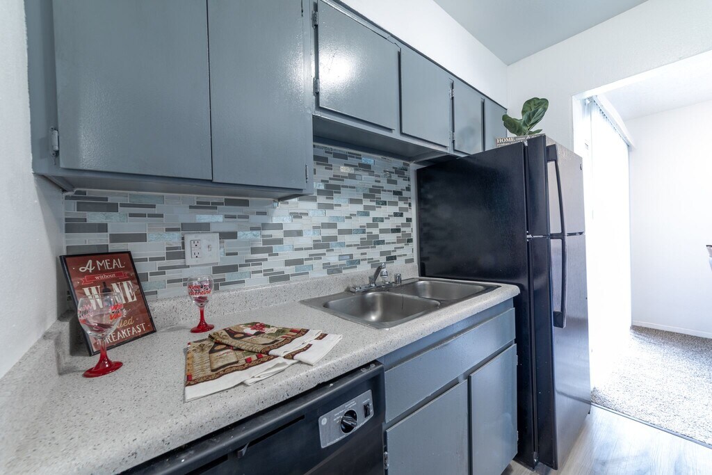 La Privada Apartments in El Paso, TX | ApartmentHomeLiving.com