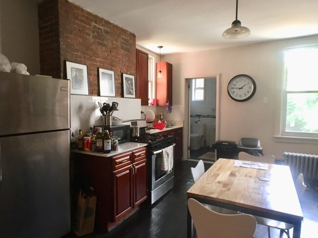 685 Lorimer St | Rentals in Brooklyn, NY
