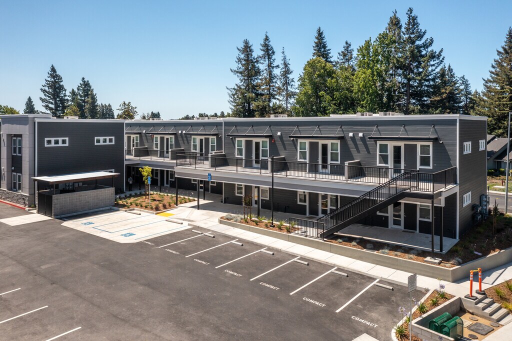 EdgeWay Apartments in Rohnert Park, CA | ApartmentHomeLiving.com