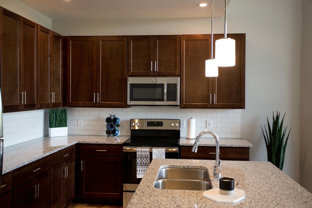 The Baldwin Apartments in Cincinnati, OH | ApartmentHomeLiving.com
