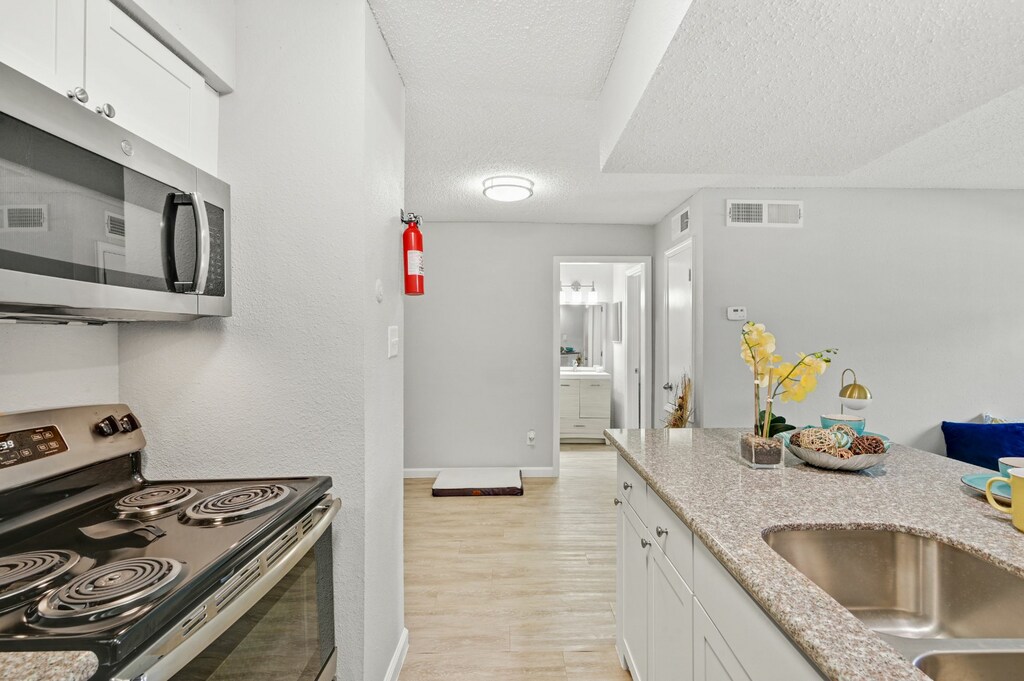 Timber Ridge Apartments in Houston, TX | ApartmentHomeLiving.com