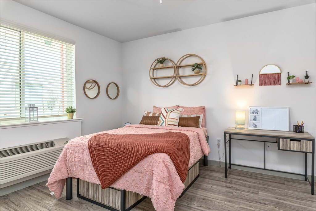 Merced Station Apartments in Merced, CA | ApartmentHomeLiving.com